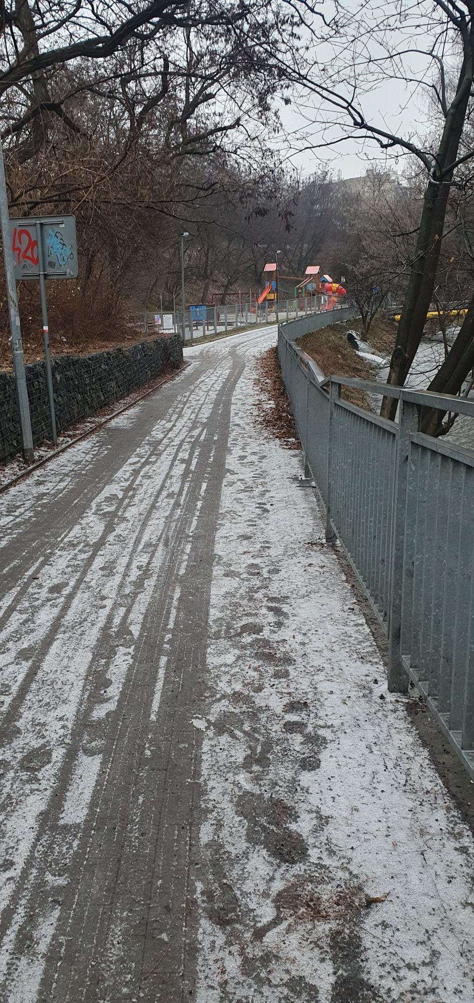 5.7 km Run Activity on January 18, 2024 by Daniela Ž on Strava